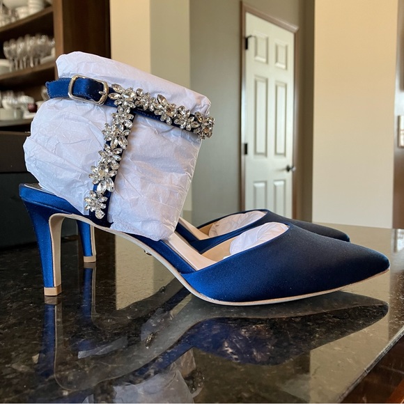 Badgley Mischka | Shoes | New Badgley Mischka Esmeralda Embellished ...